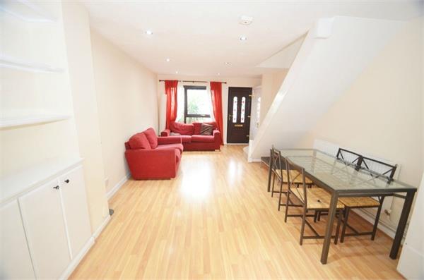Property in Rowlands Close, Mill Hill, London, NW7 2DL