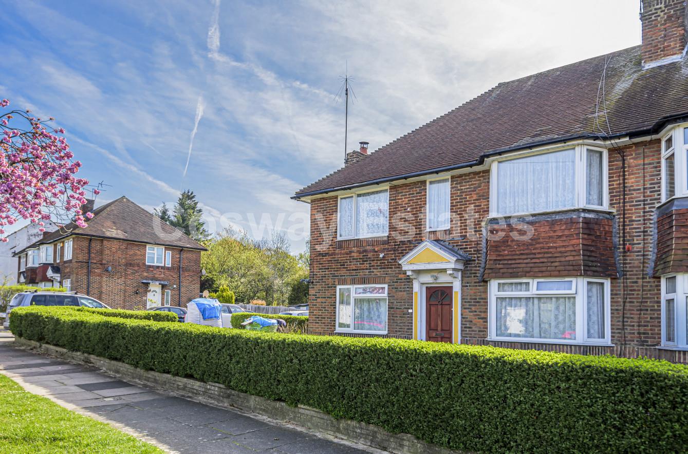 Property in The Fairway, Mill Hill, NW7 3HJ