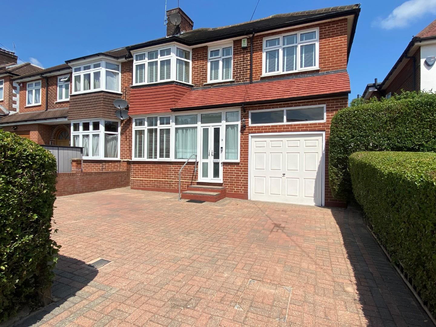 Property in Hillside Grove, London, NW7 2LS