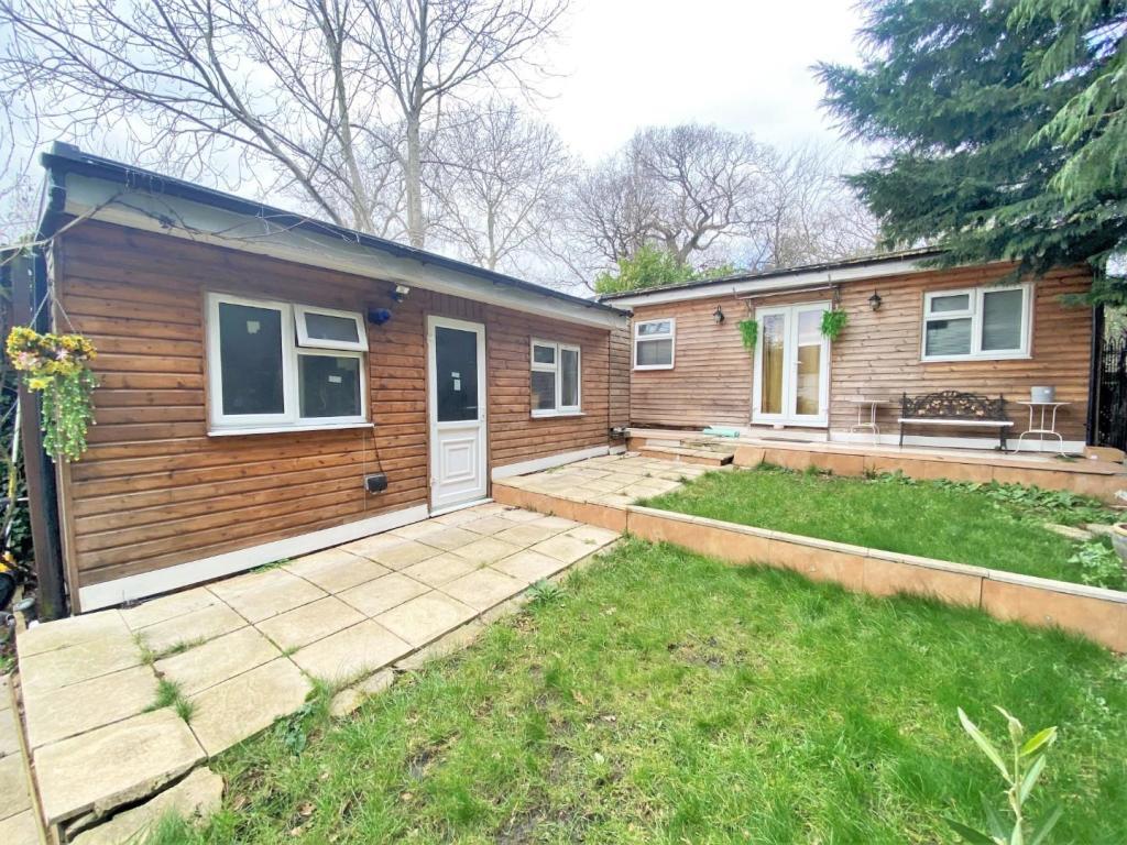 Property in Wise Lane, London, NW7 2RE