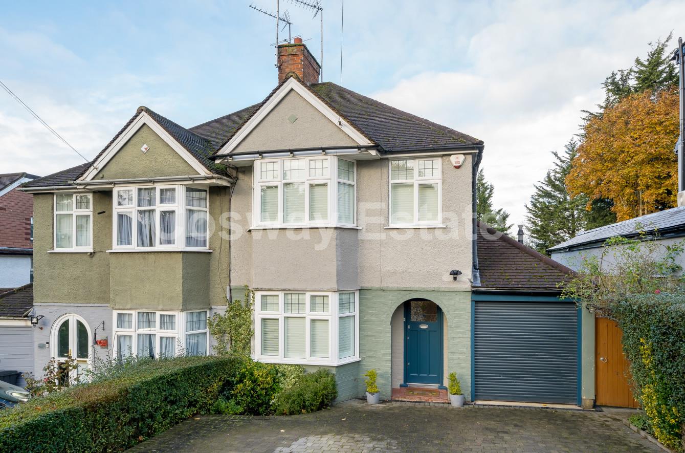 Property in Engel Park, London, NW7 2HP