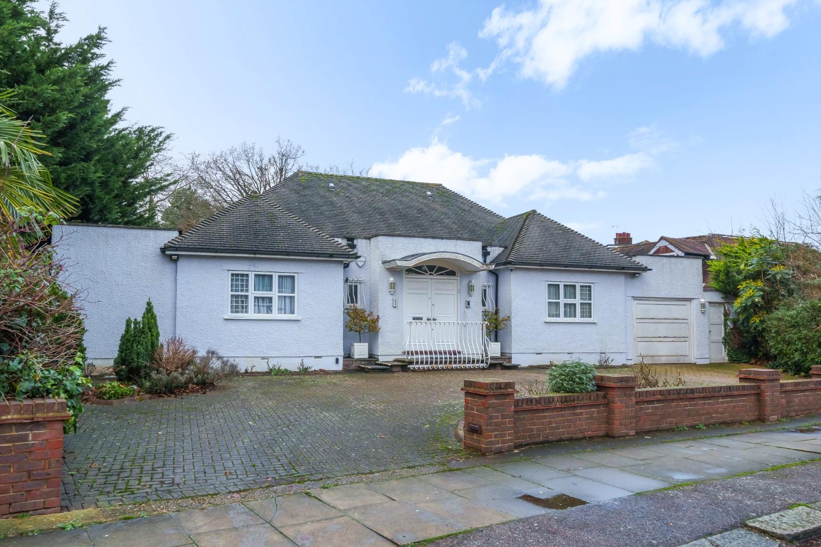 Property in Sunbury Gardens, London, NW7 3SH