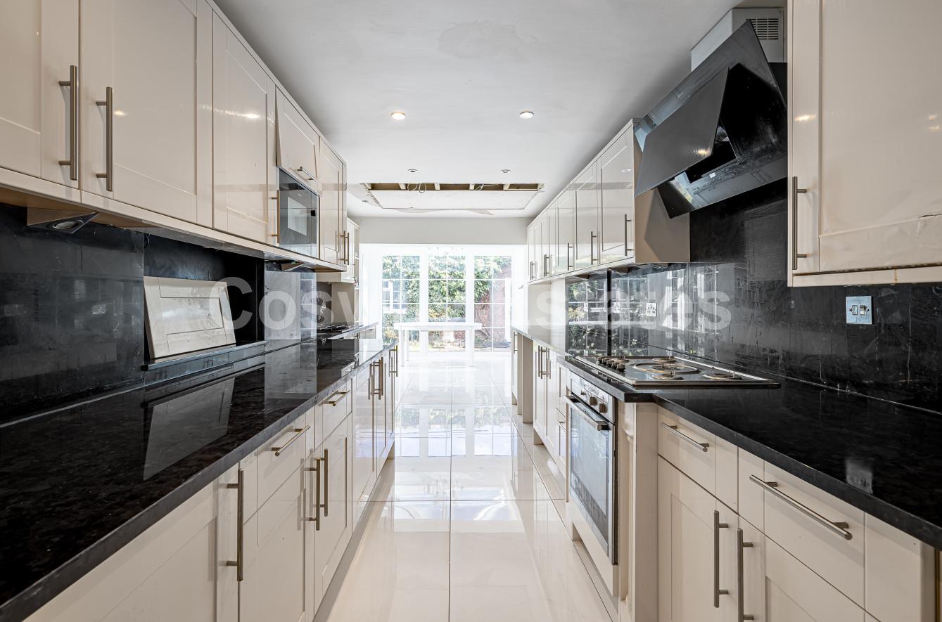 Property in Flower Lane, London, NW7 2JN