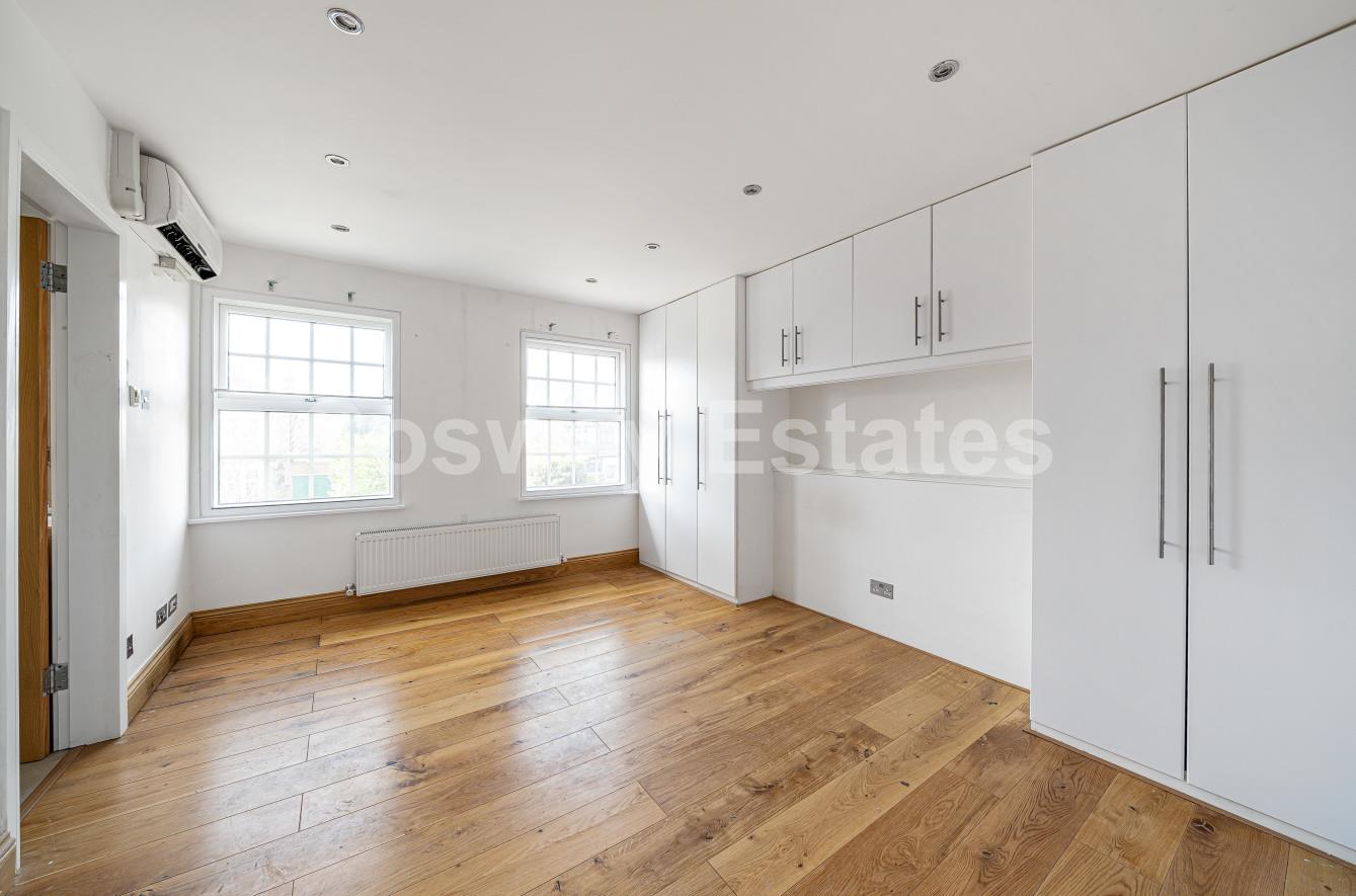 Property in Flower Lane, London, NW7 2JN