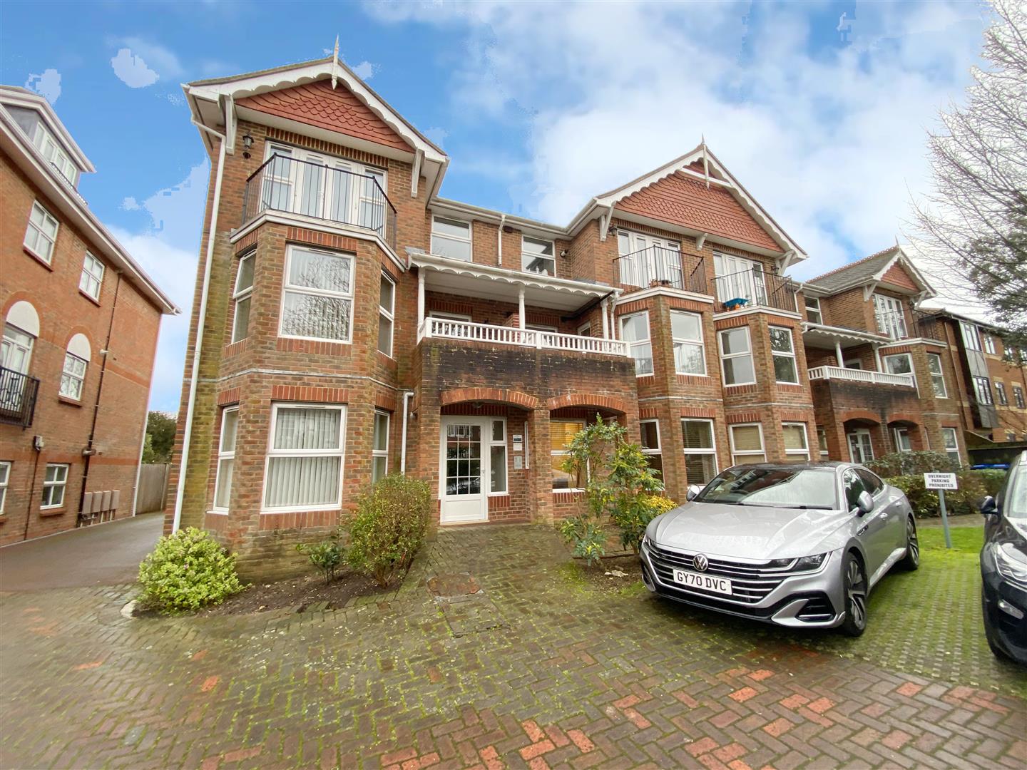 Property in St. Botolphs Road, Worthing, West Sussex, BN11 4JP
