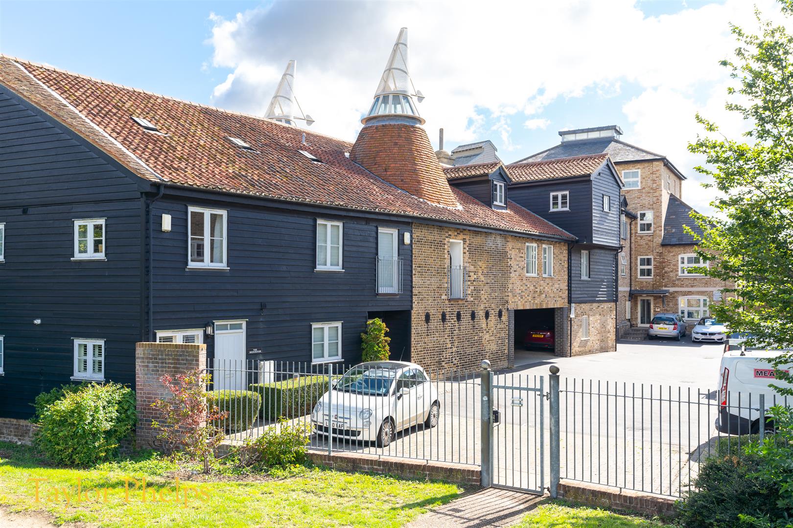 Property in Buryfield Maltings, Ware, Hertfordshire, SG12 0HU