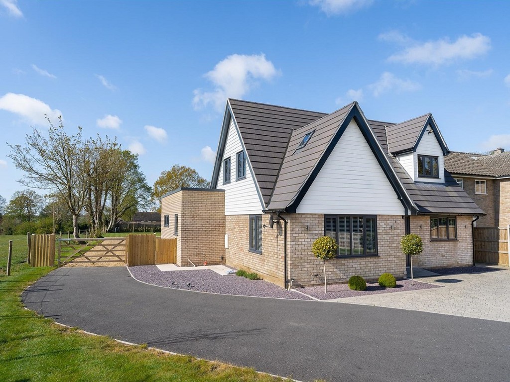 Property in Kenney Close, Burstall, Ipswich, Suffolk, IP8 3ER