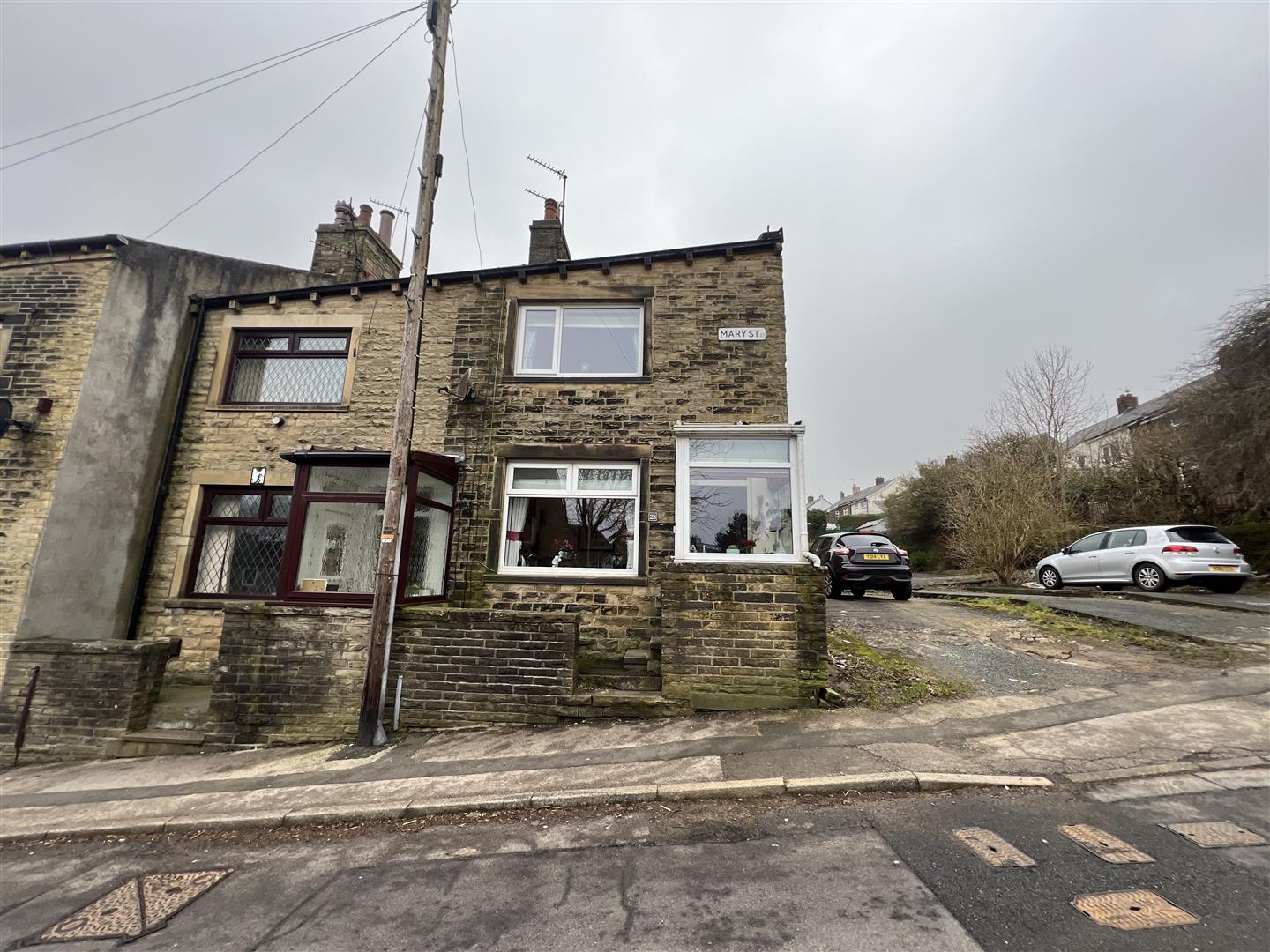 Property in Mary Street, Denholme, Bradford, BD13 4AX