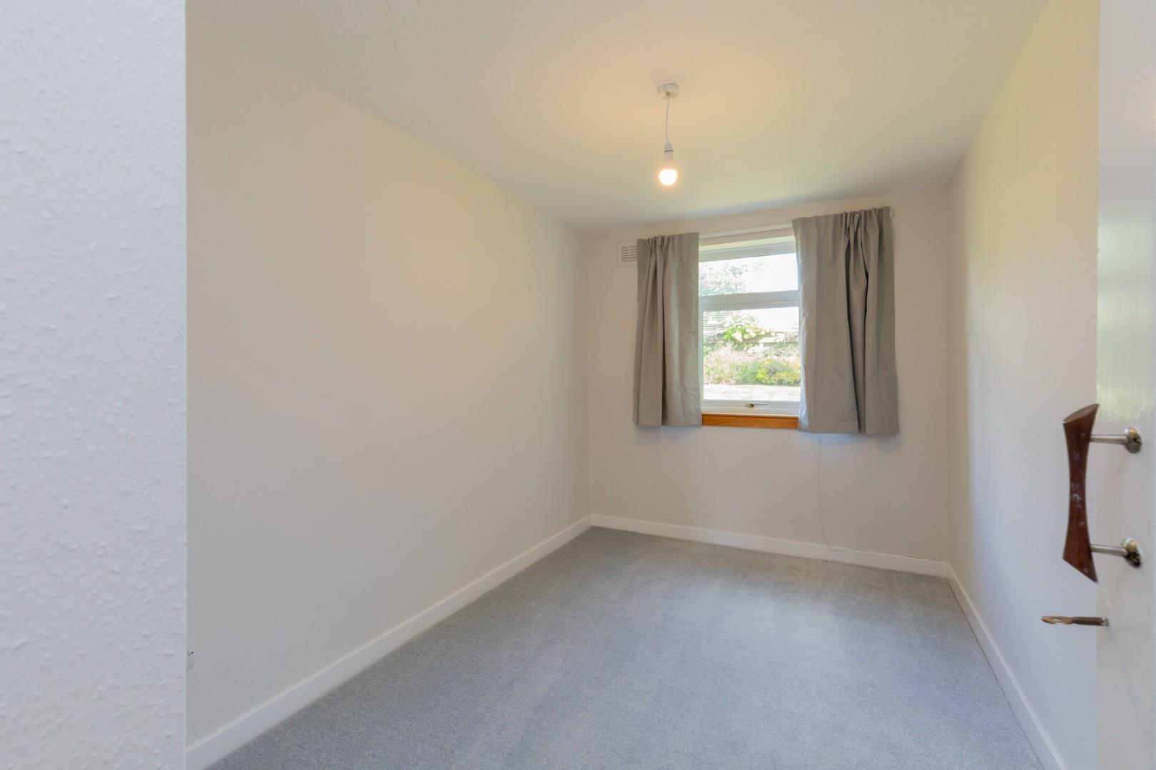 Property in West Chapelton Avenue, Bearsden, Glasgow, G61 2DJ