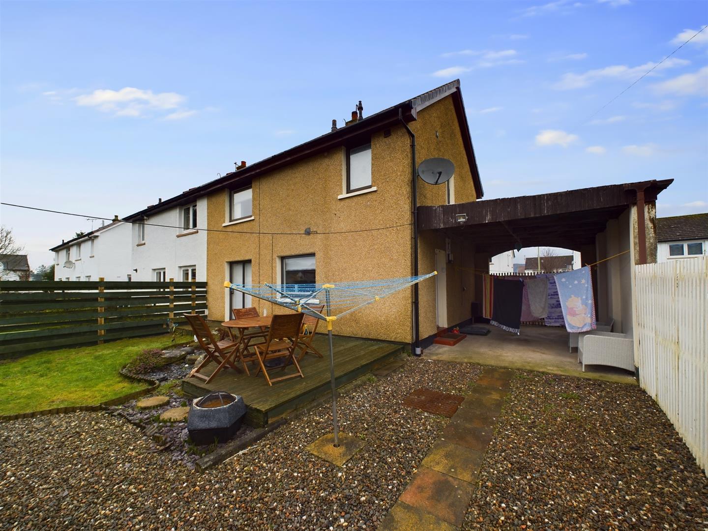 Property in Paradise Place, Bridge Of Earn, PH2