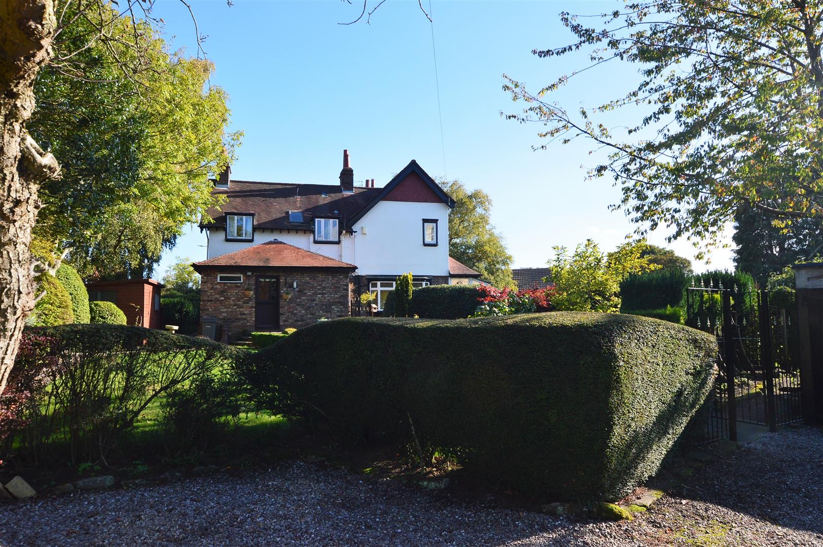 Property in Vyner Road South, Noctorum, Wirral, CH43 7PN