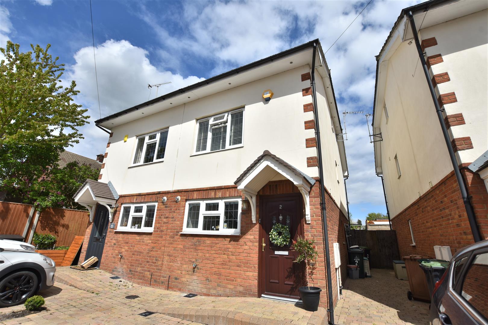 Property in Popes Court, Popes Road, Abbots Langley, WD5