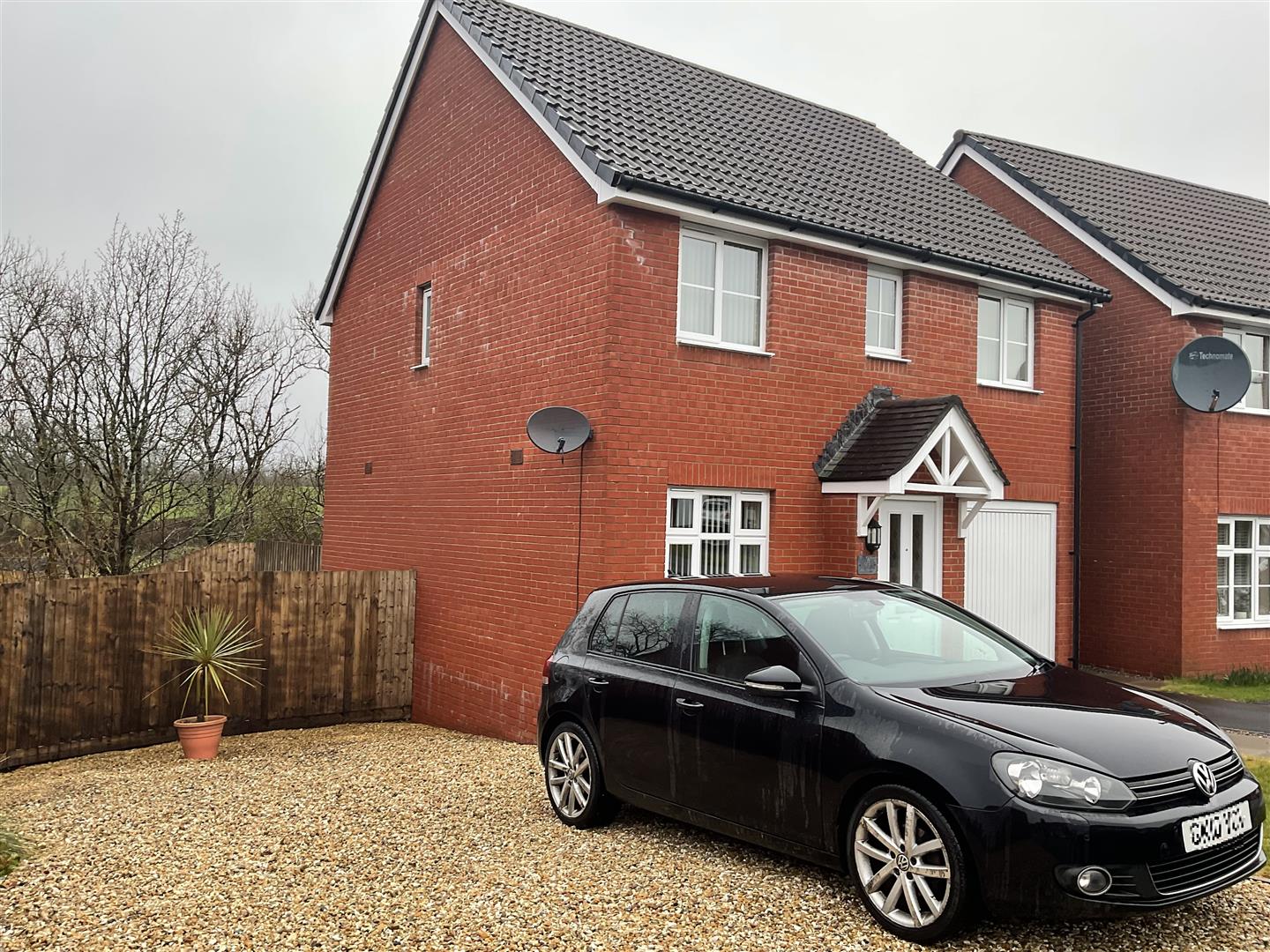 Property in Dol Y Dderwen, Ammanford, SA18 2GE